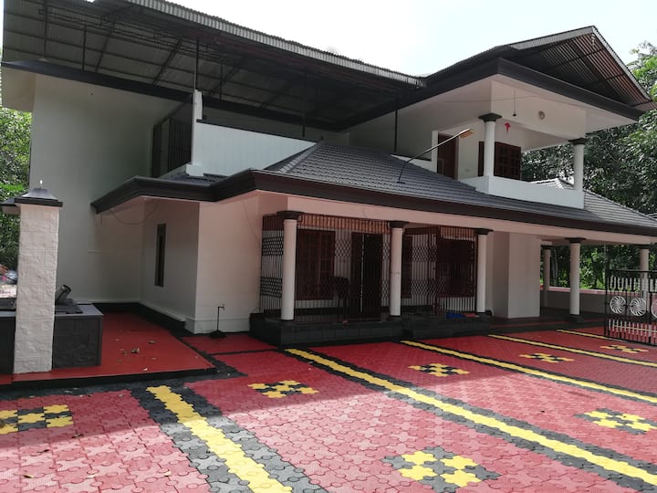 Stay Peacefully In Rural Vibe. - Chengannur
