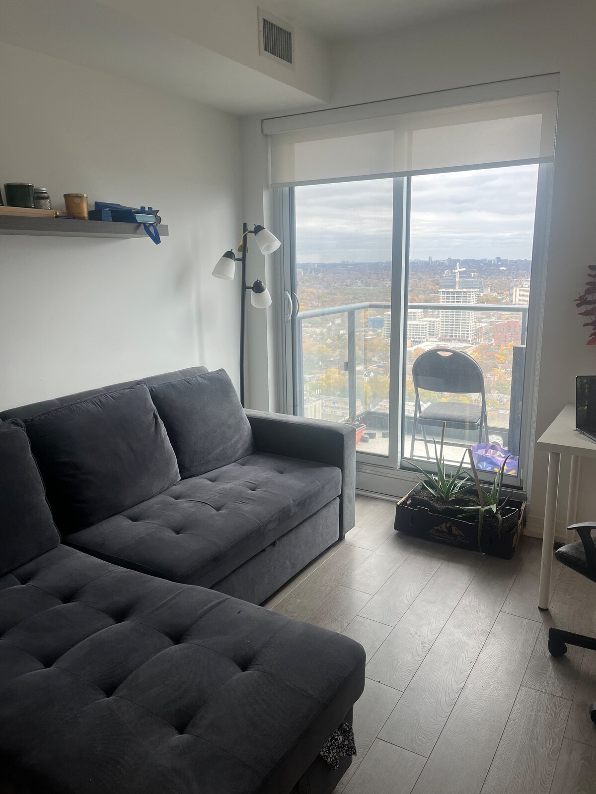 Lake View High-rise apartment - Apartments for Rent in Toronto, Ontario ...