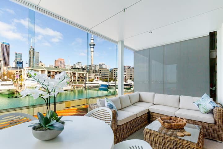 Beautiful Harbour View Apartment - Auckland