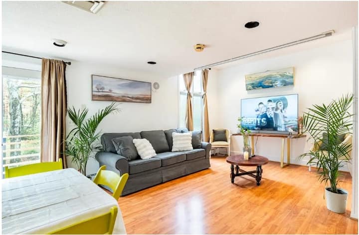 Relaxing Spacious Room In Weston Woods - Weston, CT