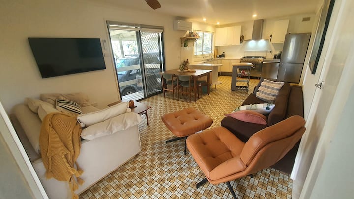 Retro Woolamai Beach House - San Remo