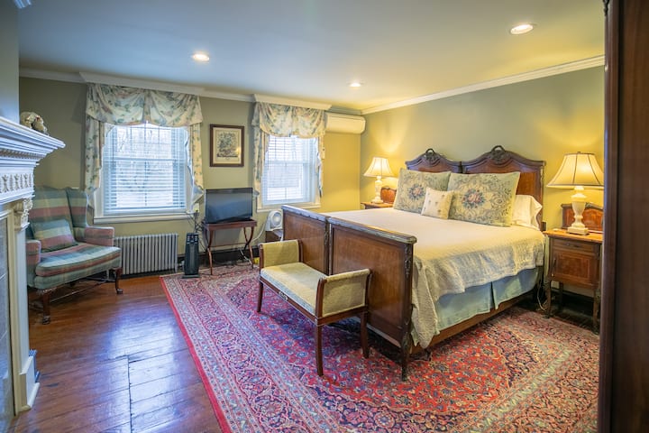The Lincoln Suite W/ Hot Tub And Breakfast - Marietta, PA