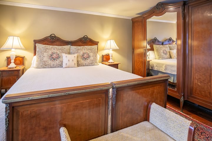 The Lincoln Suite W/ Hot Tub And Breakfast - Marietta, PA