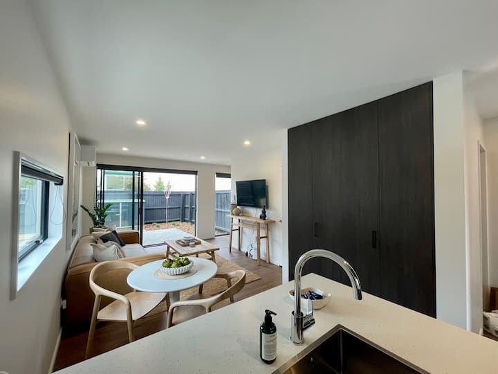Chic Apartment In Riccarton - Modern Comfort - Prebbleton