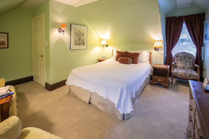 The Loft Suite W/ Breakfast - Marietta, PA