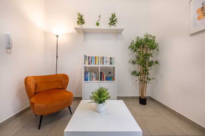 Beautiful 2-bedroom Flat With Cozy Reading Corner - Nicosia