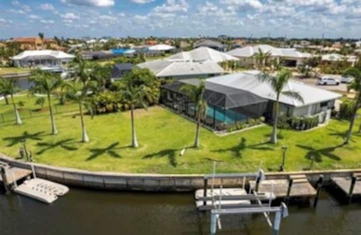 Bring Your Sailboat To This 160' Seawall Property - Port Charlotte