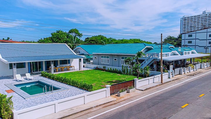 Sealife Beach Pool Villa - Rayong