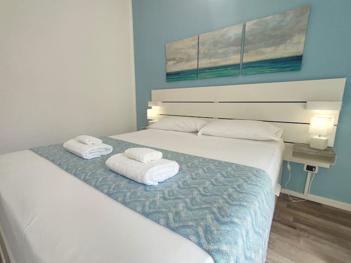 Camera Matrimoniale Superior - Iris Rooms - Cagliari