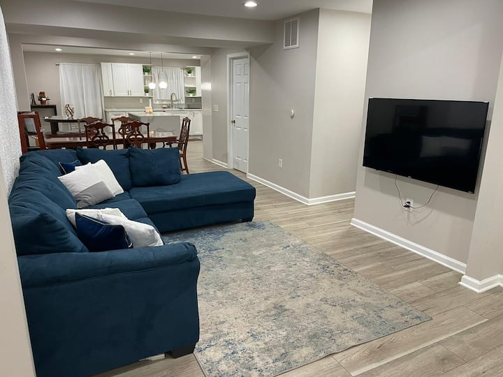 Modern Dc Home Available - Largo, MD