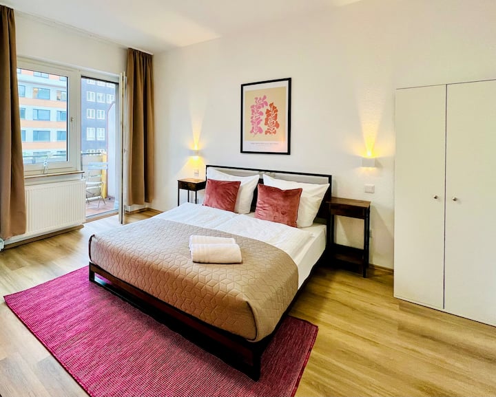 Helles Apartment C#6 – Balkon & Stadtblick - Duisbourg