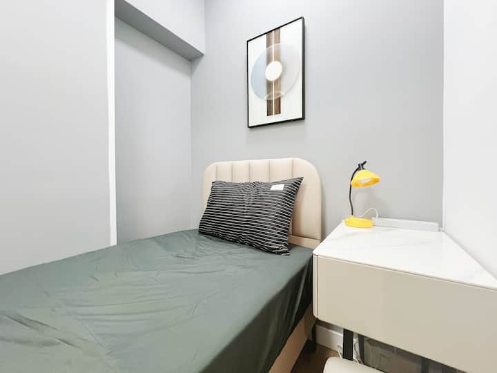 Co-living Cozy Simple Single Room@210 Hennessy Rd - Wan Chai