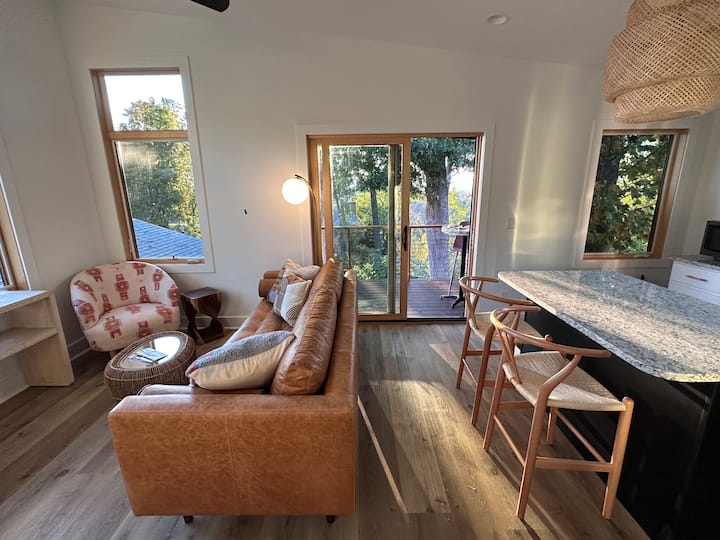 Treehouse W/ Mtn Sunset Views 1 Mile From Dwntwn - Asheville, NC