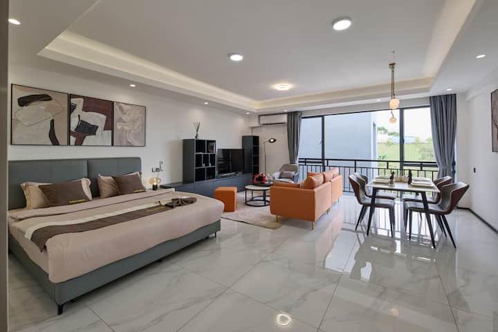 Room 207 (A Studio Deluxe Apt) At Oasis Park. - Kigali