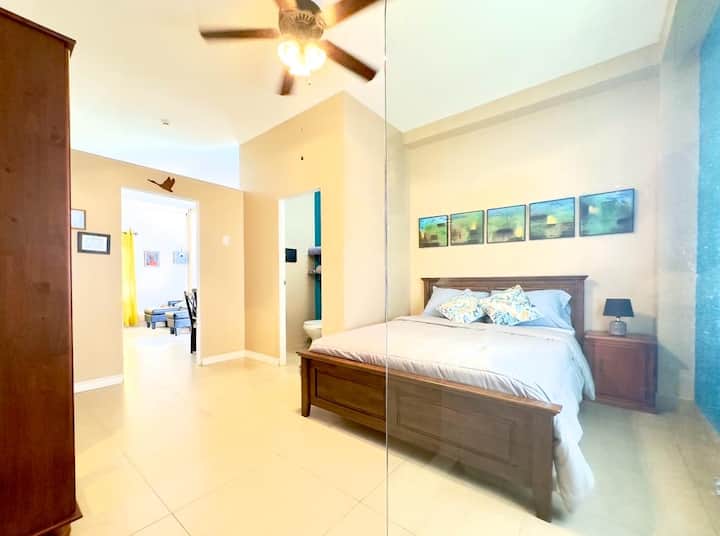 Jo's Place, A Stone's Throw From Long Circular - Port of Spain