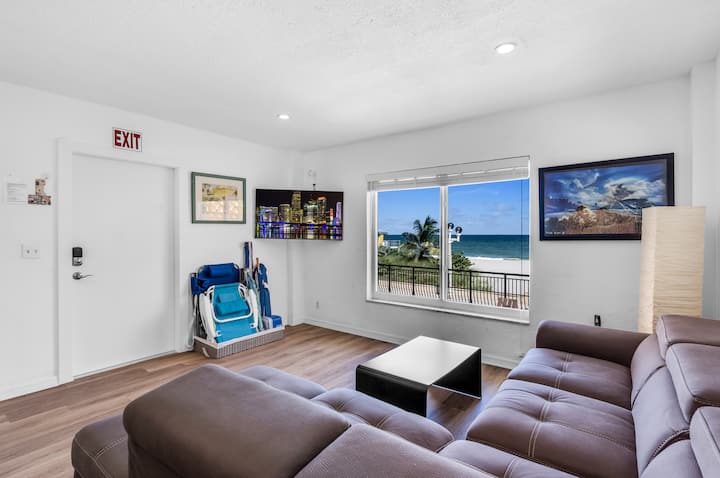 Beachfront 1 Br With Ocean View, Pool And Parking - Hollywood, FL