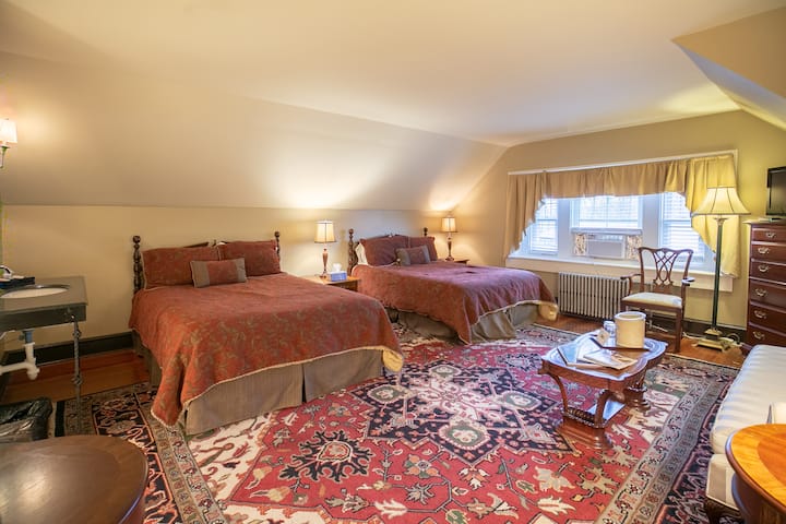 Garden View Suite W/ Breakfast - Marietta, PA