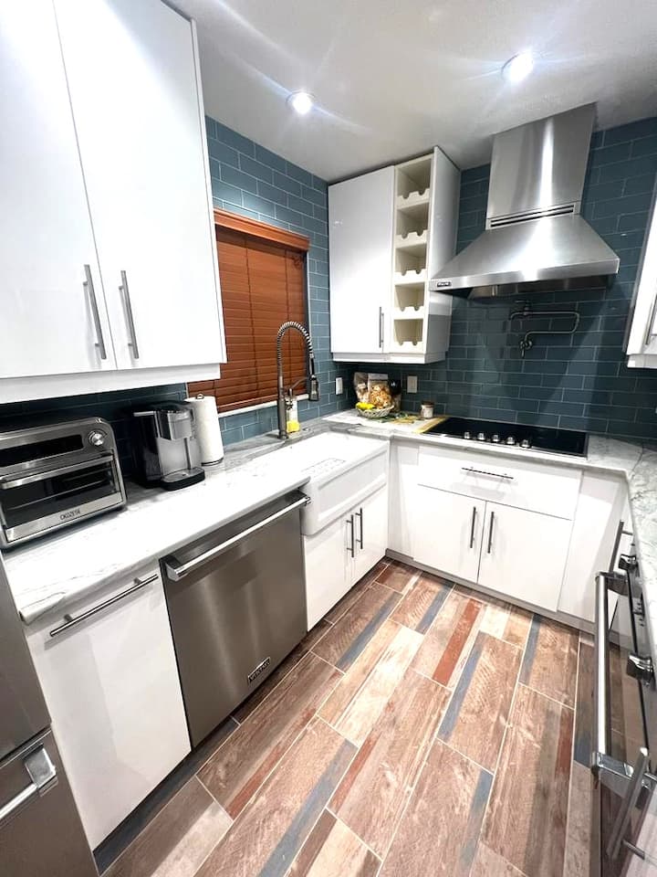 Cozy 1+ Bedroom Apartment - St. Pete Beach, FL