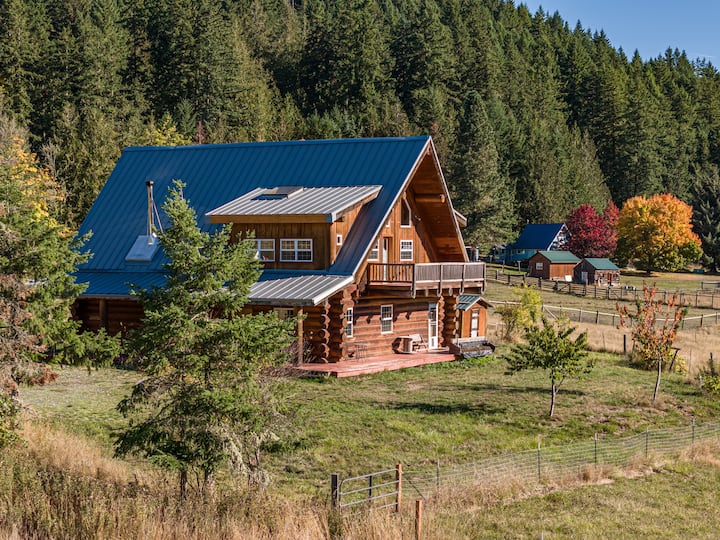 Log Cabin With Panoramic Views And Hot Tub - Miller Peninsula State Park, Sequim