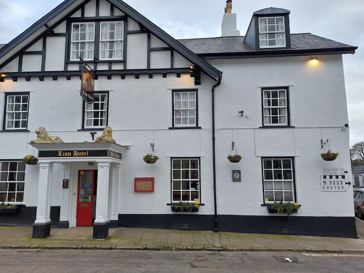 Triple Room At Lion Hotel Exmoor Incl. Breakfast - Dulverton