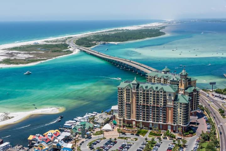 Lux 4 Br Plus Suite @Wyndham Emerald Grande - Destin, FL