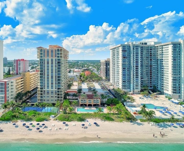 Beachfront 2 Bedroom /Ocean View - The Bahamas
