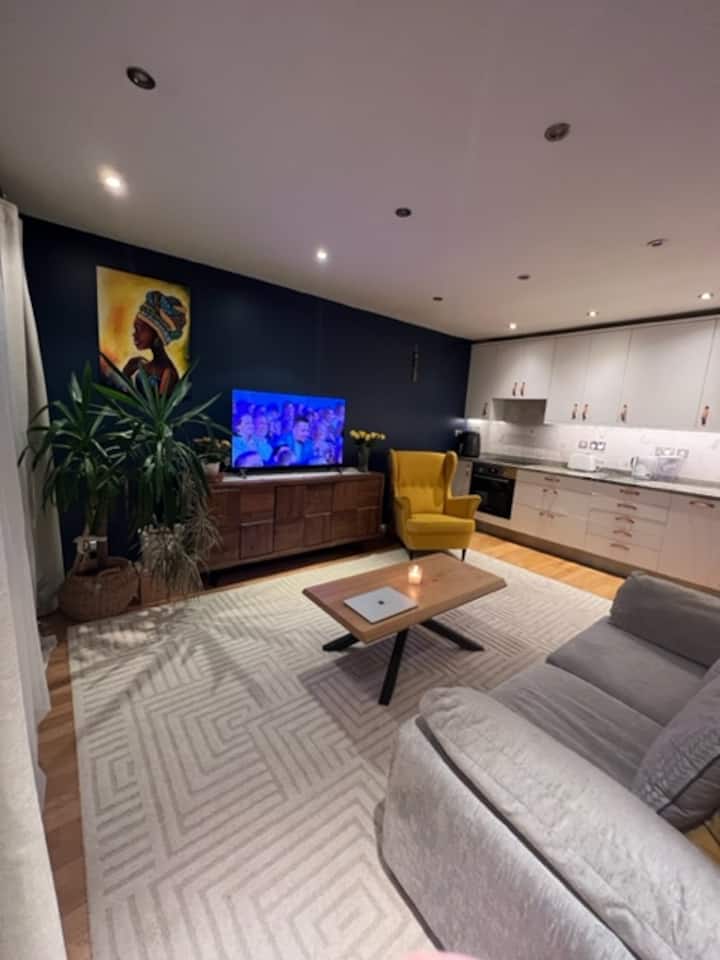 Little Cute House With Garden - Londen