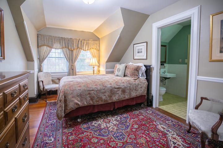 Four Seasons Suite W/ Breakfast - Marietta, PA