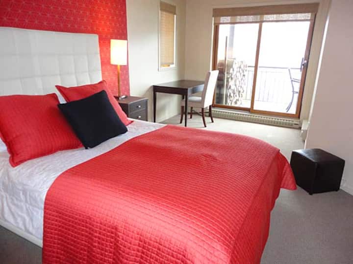 Lakeside Tremblant Condo - Mont-Tremblant