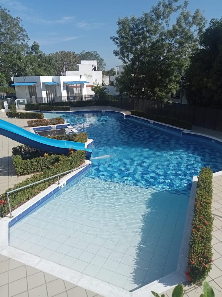Casa Mediterránea  Con  Wifi, Cocina Y Piscina - Carmen Apicala