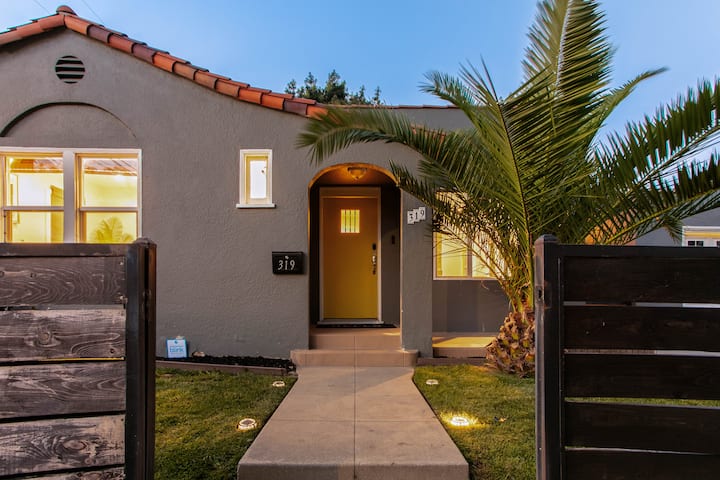 Quaint Beach Getaway | Hot Tub, Gameroom, Location - San Pedro - Los Angeles