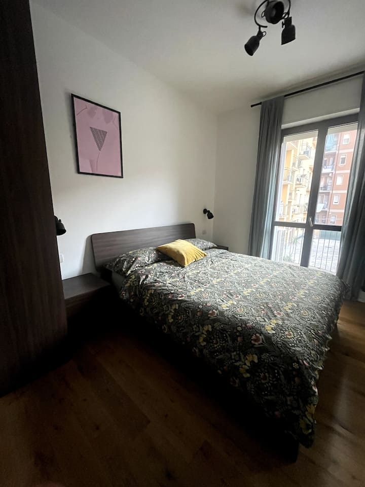 Stanza Indipendente Con Bagno In Camera A Milano - Cologno Monzese