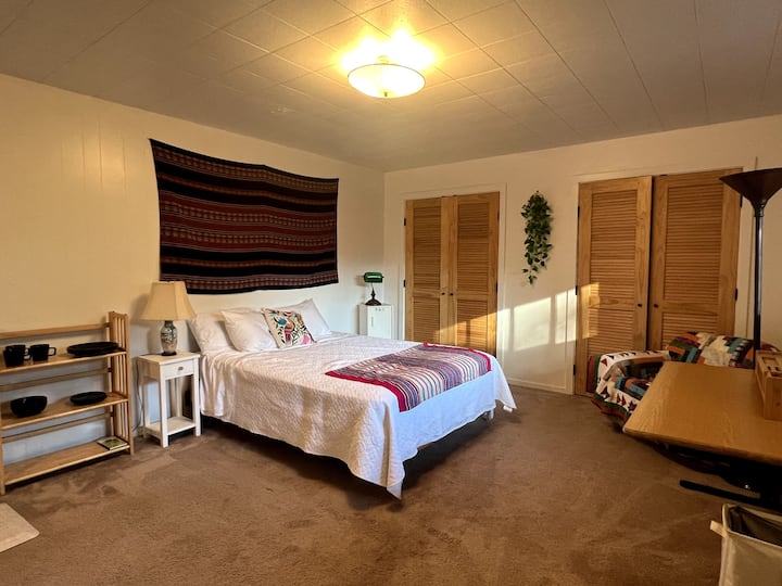 Spacious Room With Private Entrance - Santa Cruz, CA
