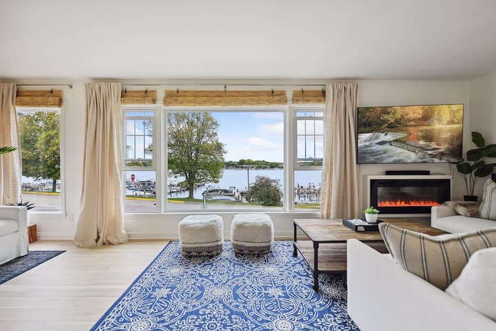 Downtown Excelsior Dream Home! - Wayzata, MN