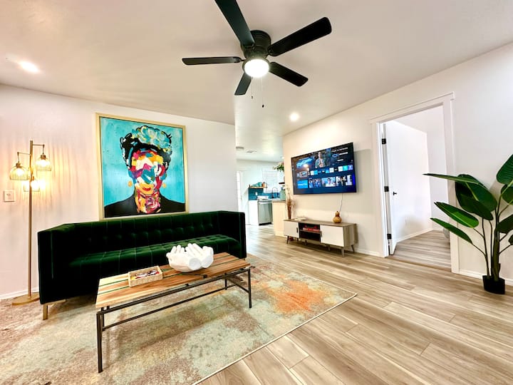 Spacious 3-br Home: Rainfall Shower | Full Kitchen - Oklahoma City