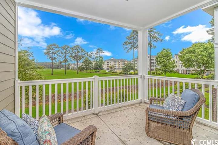 King Bed In The Retreat Overlooking Golf Course - Myrtle Beach, SC