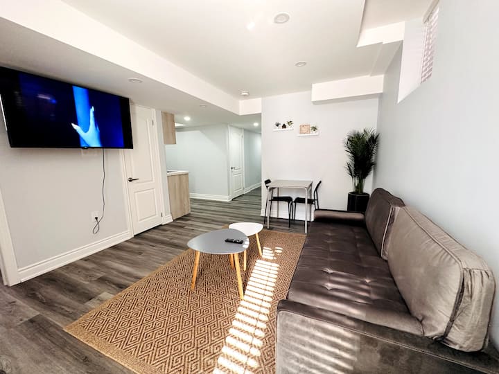 Comfy & Cosy 2bed Apartment With Separate Entrance - Mississauga