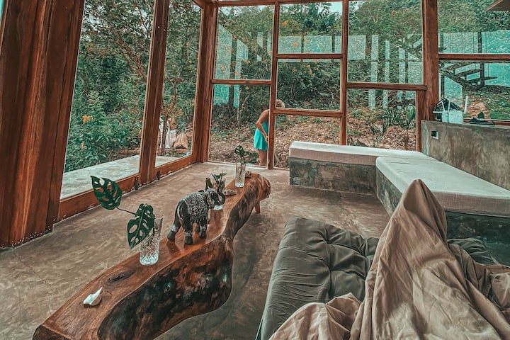 Glass House Wth Sunset View,solar Power & Starlink - Lazi