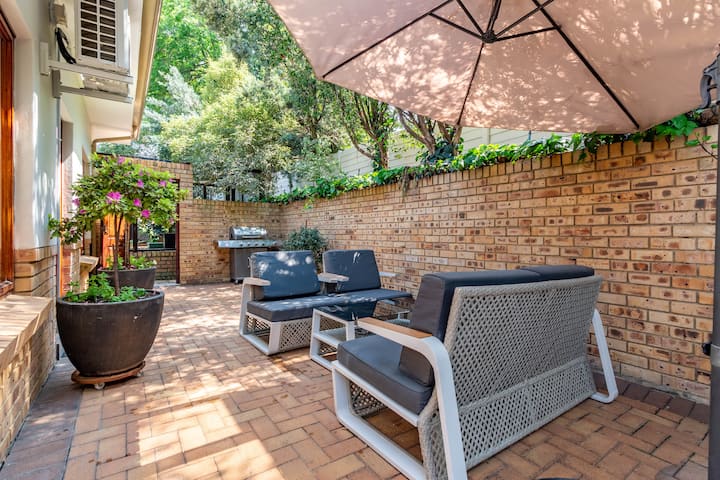Beautiful Spacious One Bed Unit - Vulcania