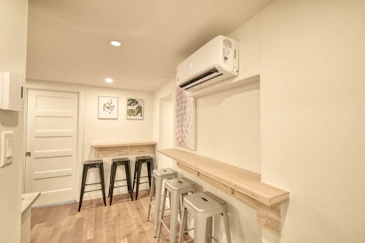 Grande Ch Privée Pour Professionnels + Commodités. - Montreal
