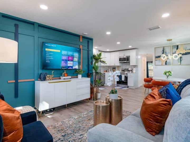 Chic Getaway In Pinellas Park! - St. Petersburg, FL