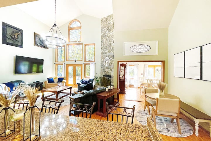 Luxury 5bd 4ba Sleeps 16+*hot-tub*dog Friendly* - Wintergreen Resort, VA