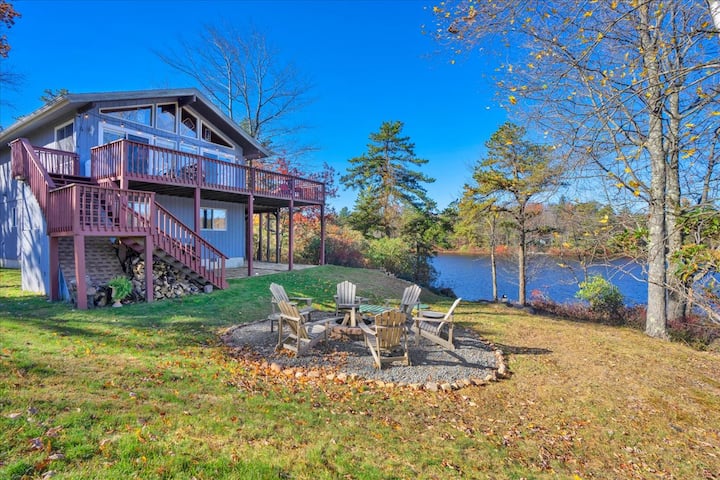 4br Lakehouse | Sleeps 10 | Fire Pit, Dock, Kayaks - Kalahari Indoor Waterpark, Pocono Manor