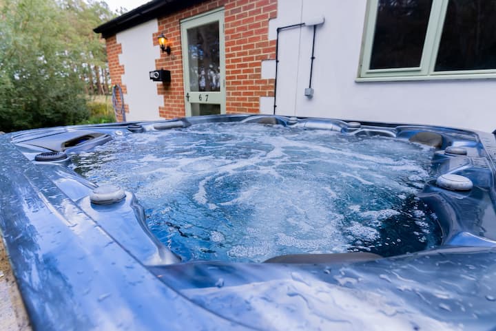 Bungalow With Hot Tub In Oxfordshire - Bicester
