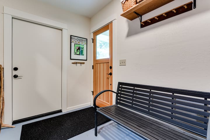 A Quiet, Quaint, Studio Retreat - Eugene, OR