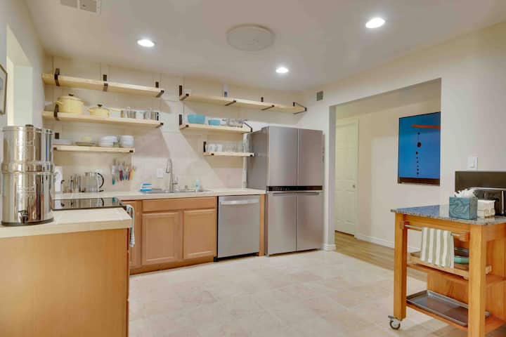 Spacious, Comforting Aurora Home Close To Anschutz - Aurora, CO