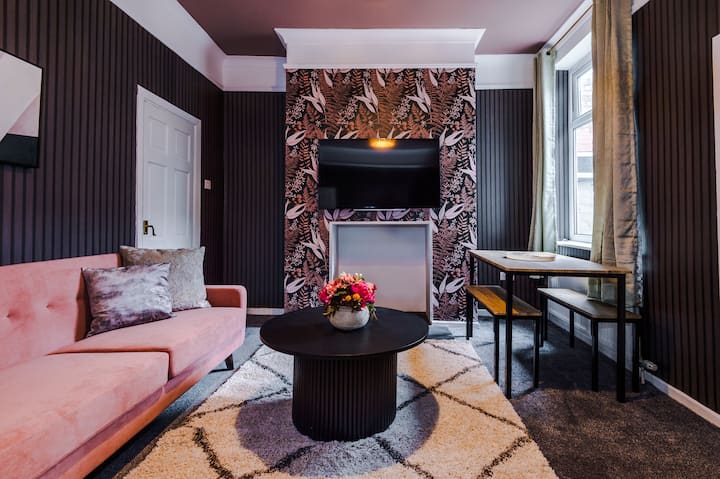 Newly Renovated Five Bed Home Manchester - Manchester