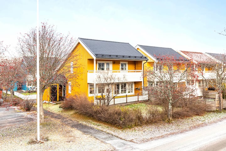 Mysigt Hus Med Gratis Parkering - Umeå