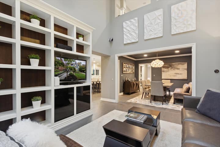 Stunning 4br Home - Walk To Downtown Birmingham! - Birmingham, MI