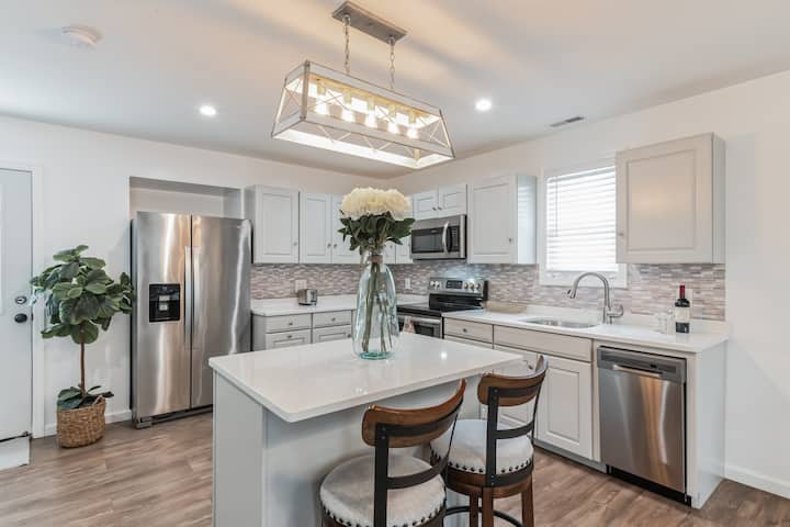 Miami Beach Cottage Getaway - Villas, NJ